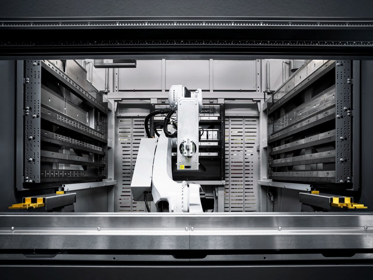 Automatic bending machine | Optimize production processes | Bystronic